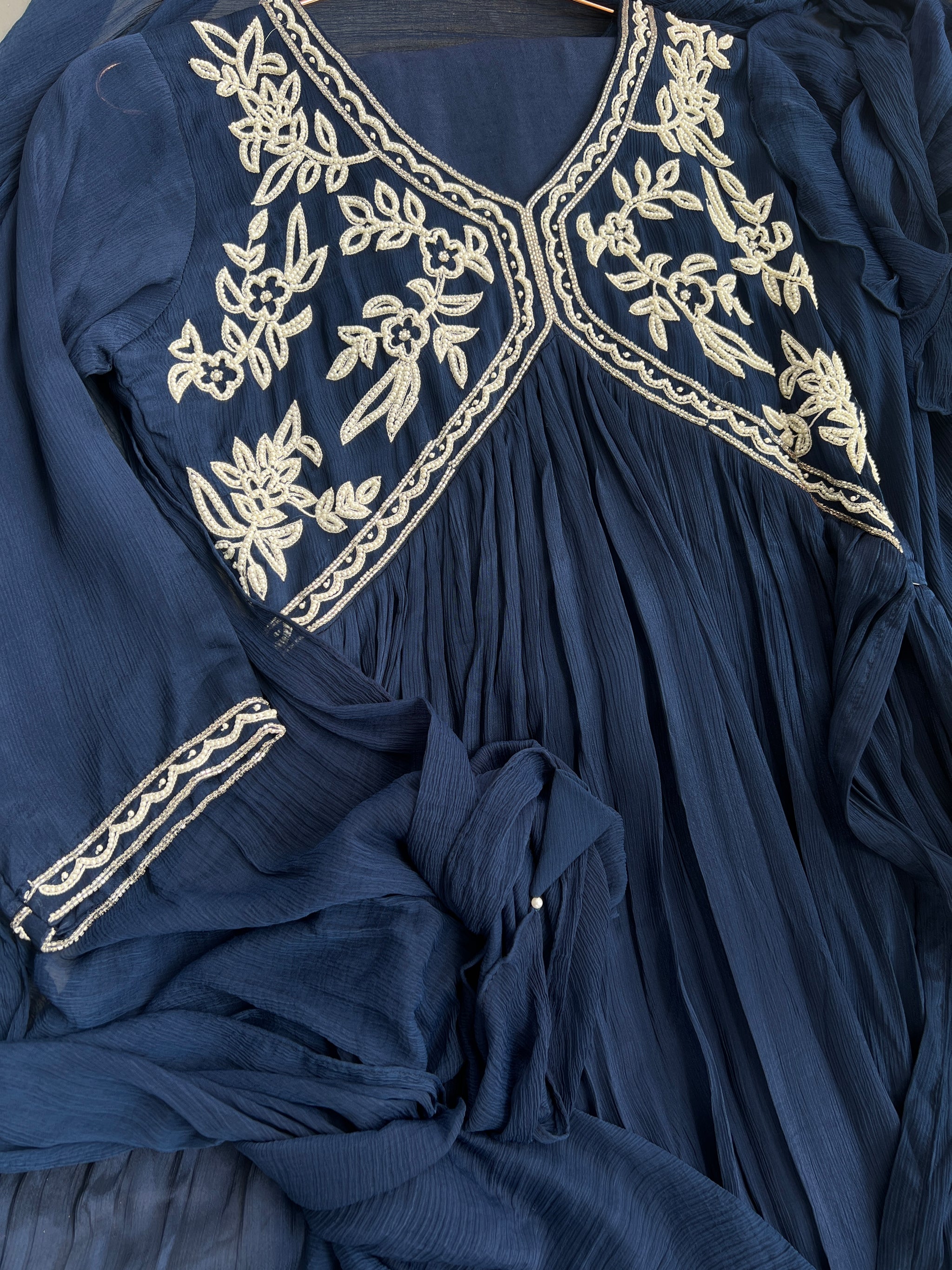 PREMIUM COLLECTION – MUCH LOVE STORE